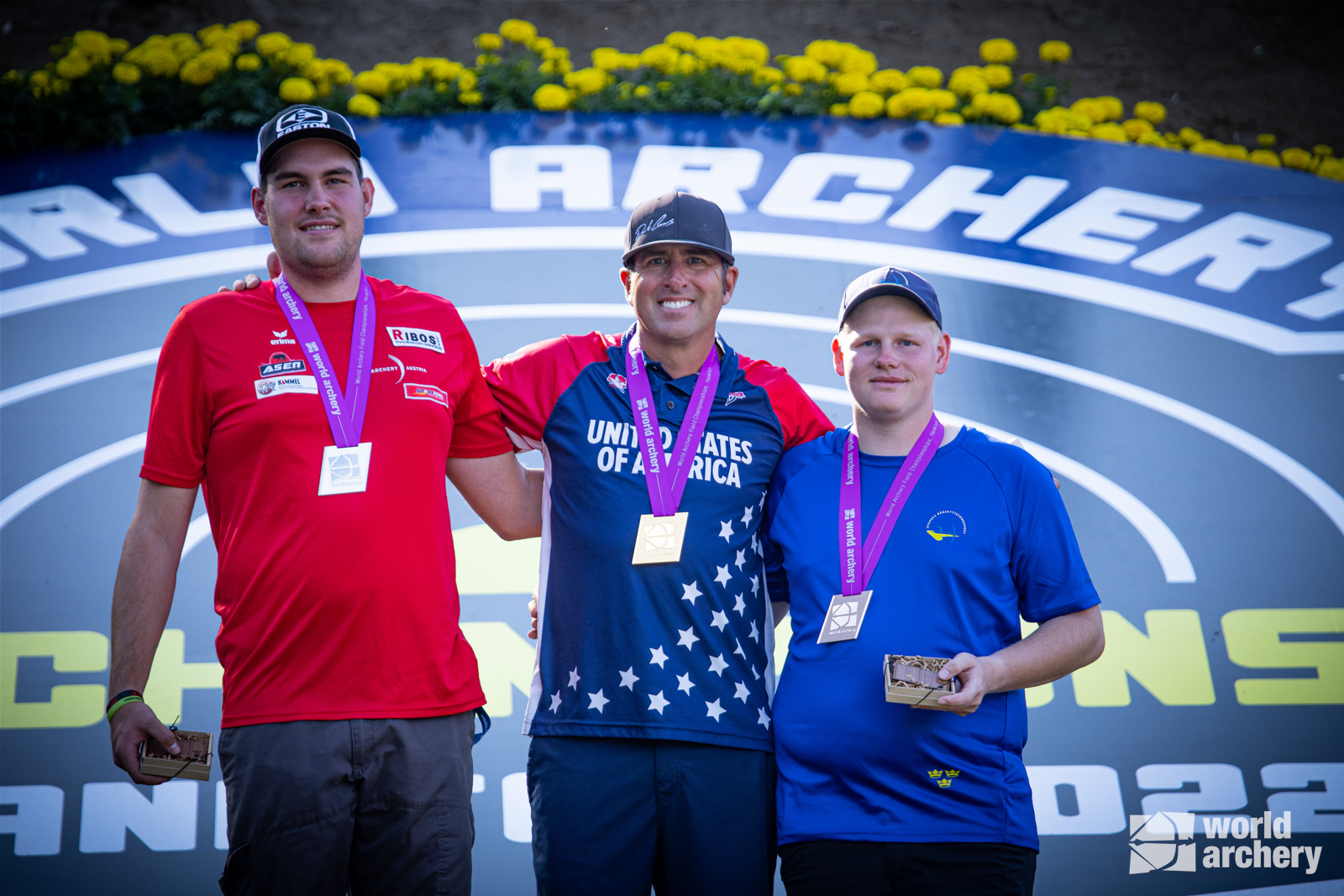 Cousins & Pearce Win Gold at 2022 World Field Championships