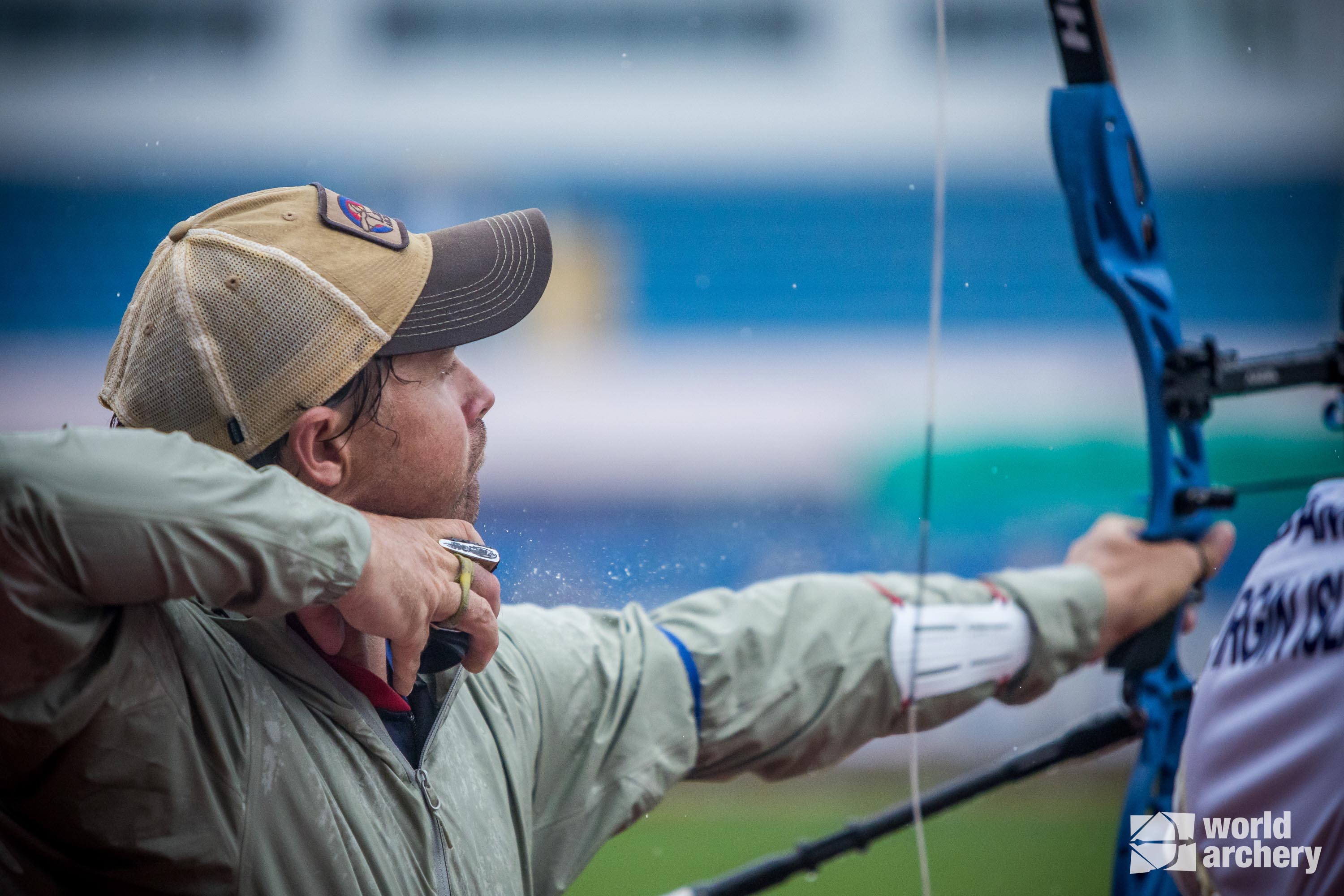 Ellison shines in the rain to set the best score in qualification