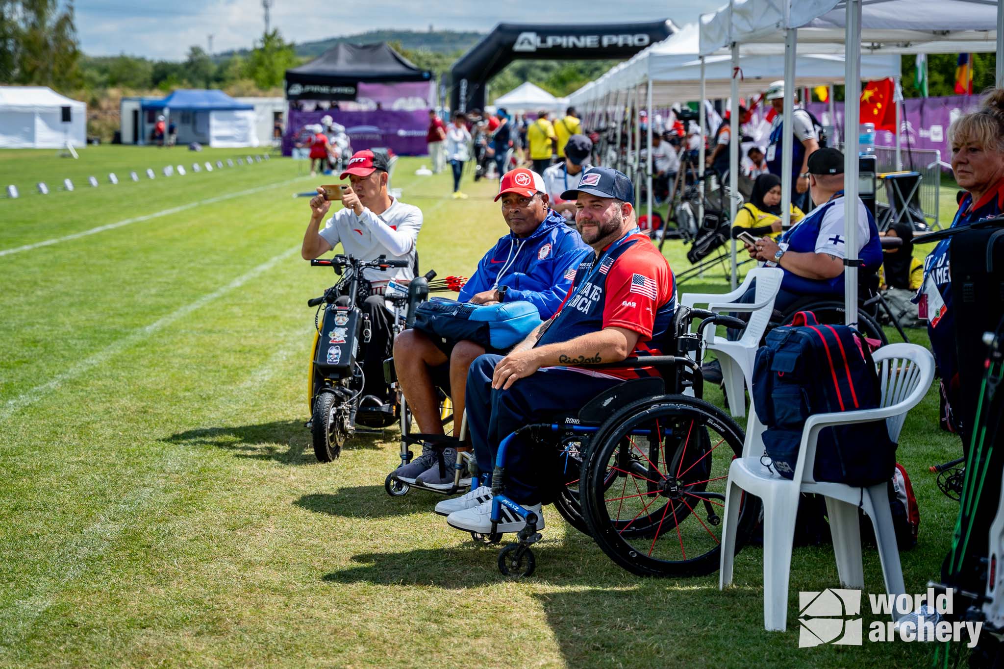 Mather on course to add world title to Paralympic crown after day three ...